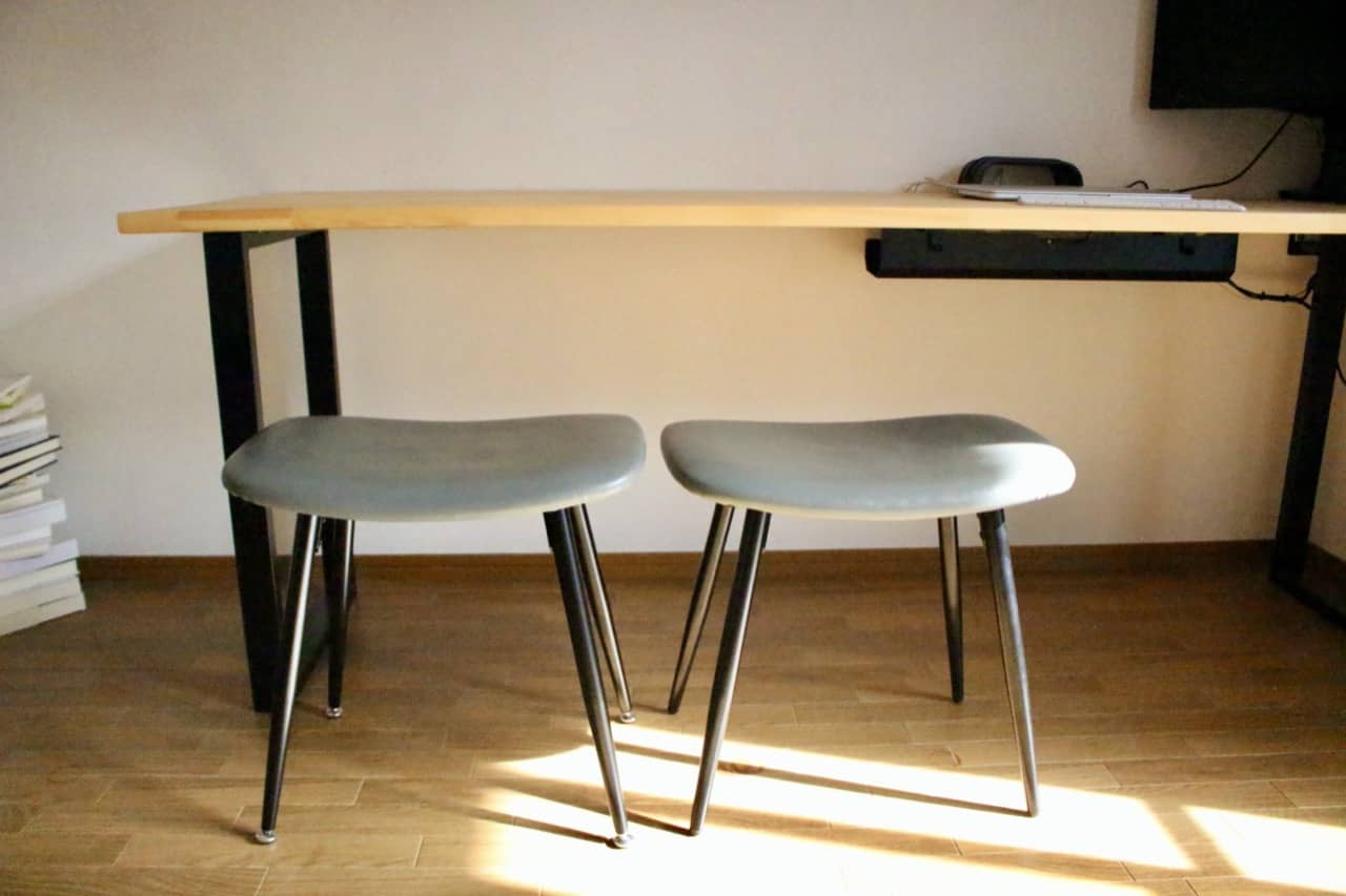 圧迫感がなく部屋を広くみせる！おしゃれで実用的な椅子『ハワードスツール』レビュー | NEXT BLOG